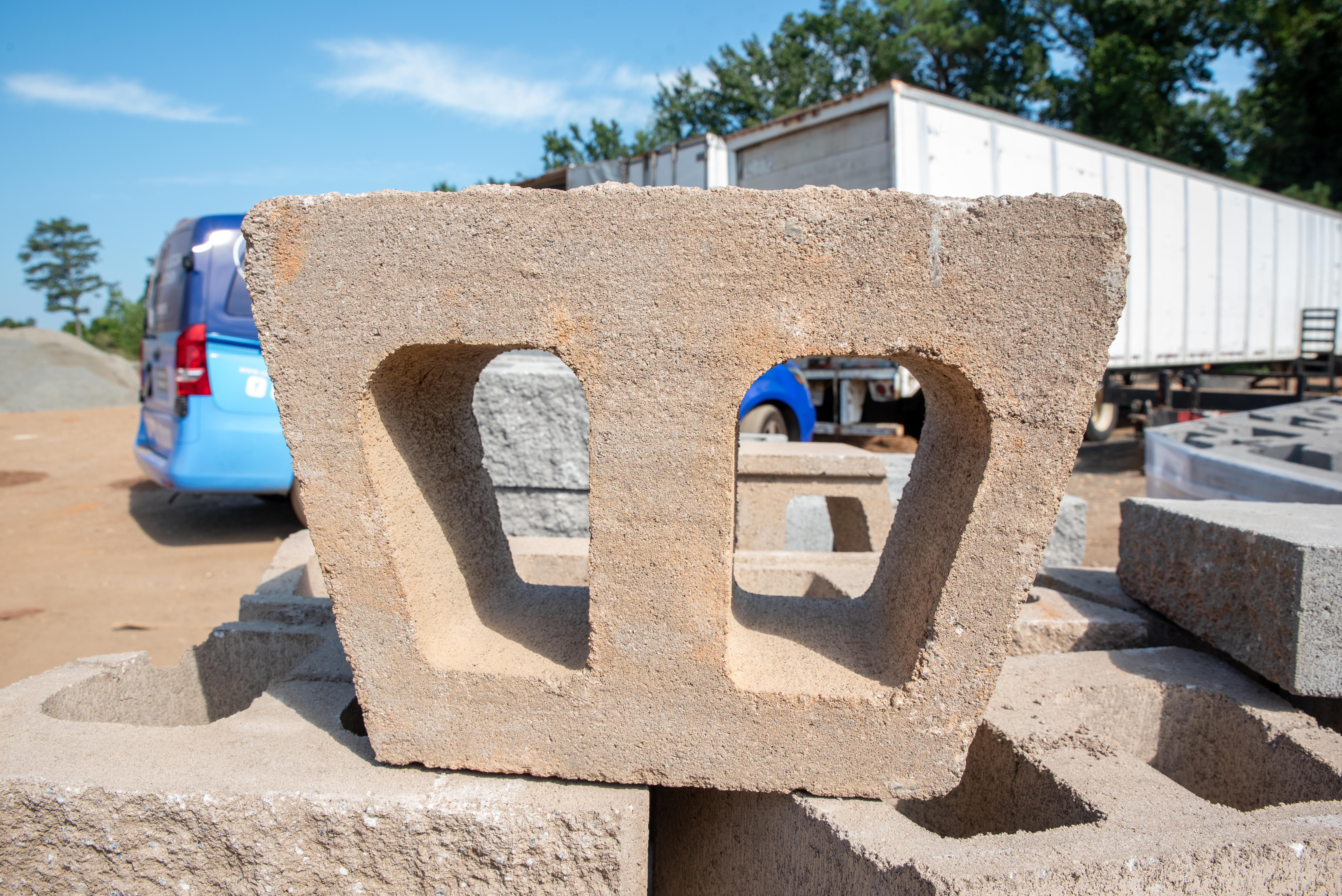 Sapphire 8"XL Block Buff - Per Pallet – Golden Landscaping Supply